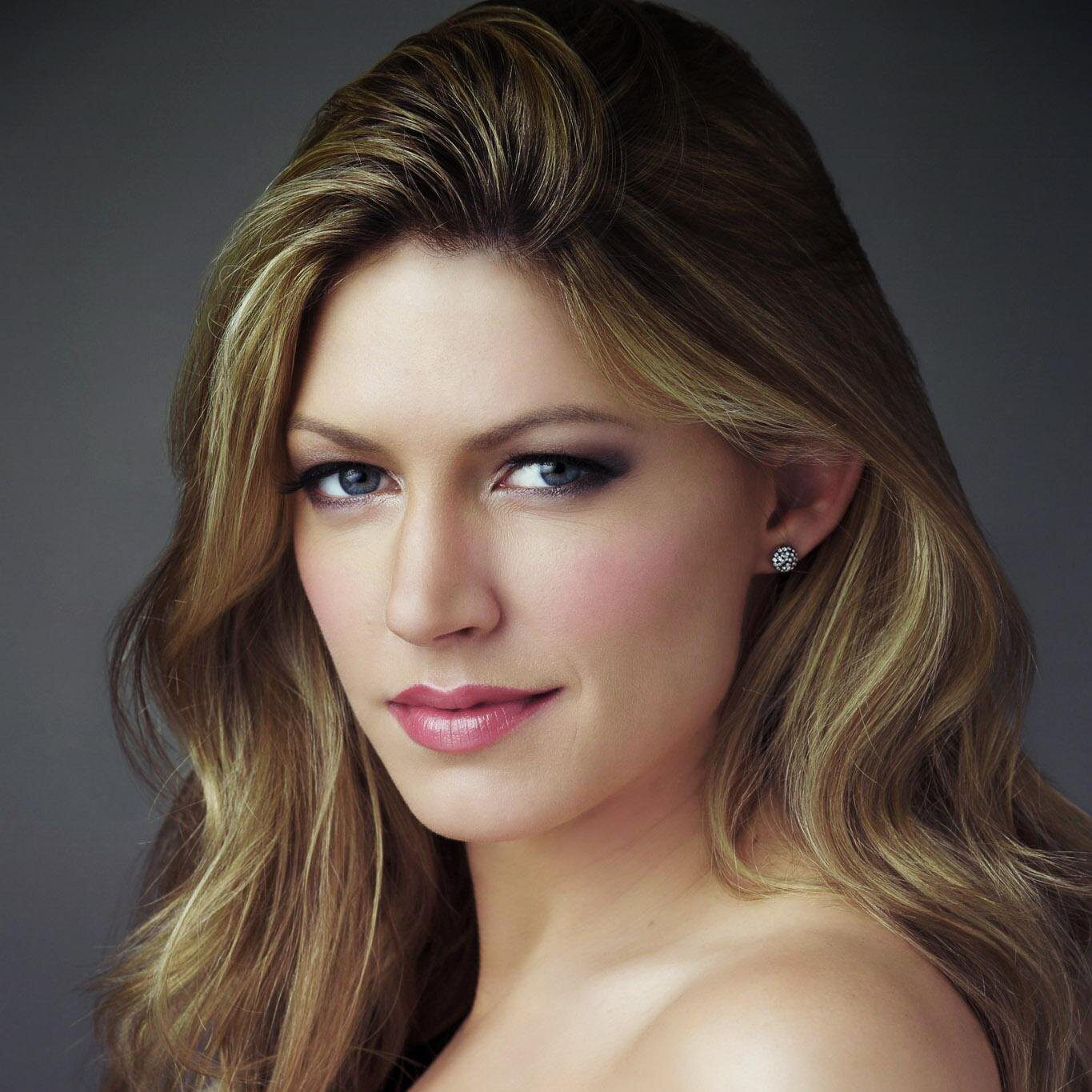 Jes Macallan - Earwolf